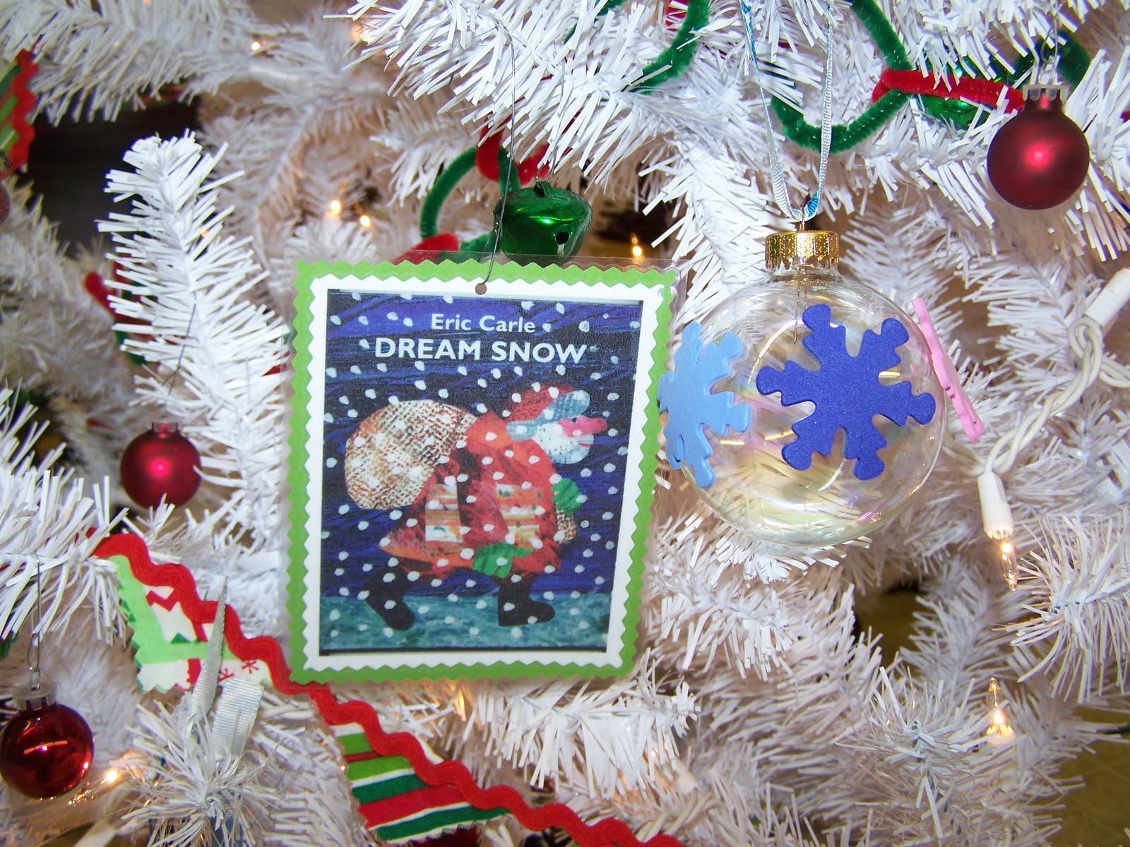 A Day of Wonders: Storybook Christmas Tree