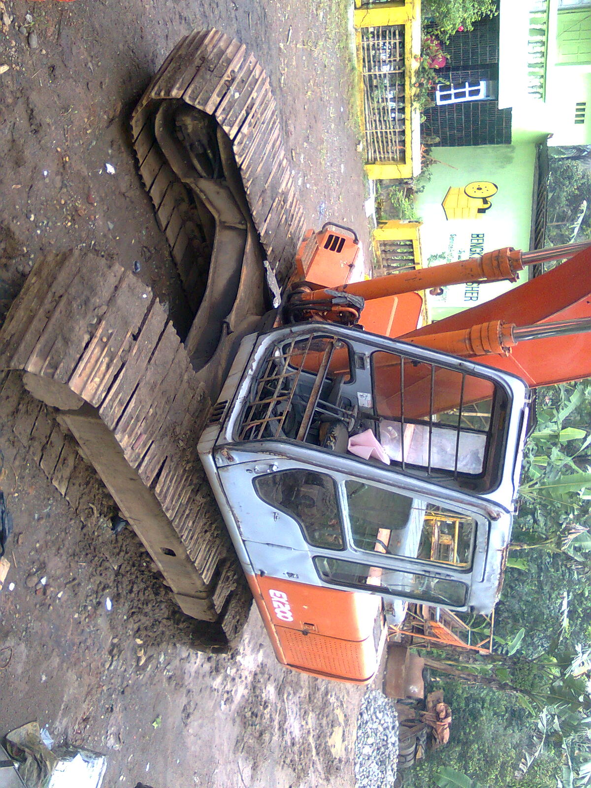 ALAT BERAT (BEGO/ESKAVATOR): FOTO BEGO/ESKAVATOR