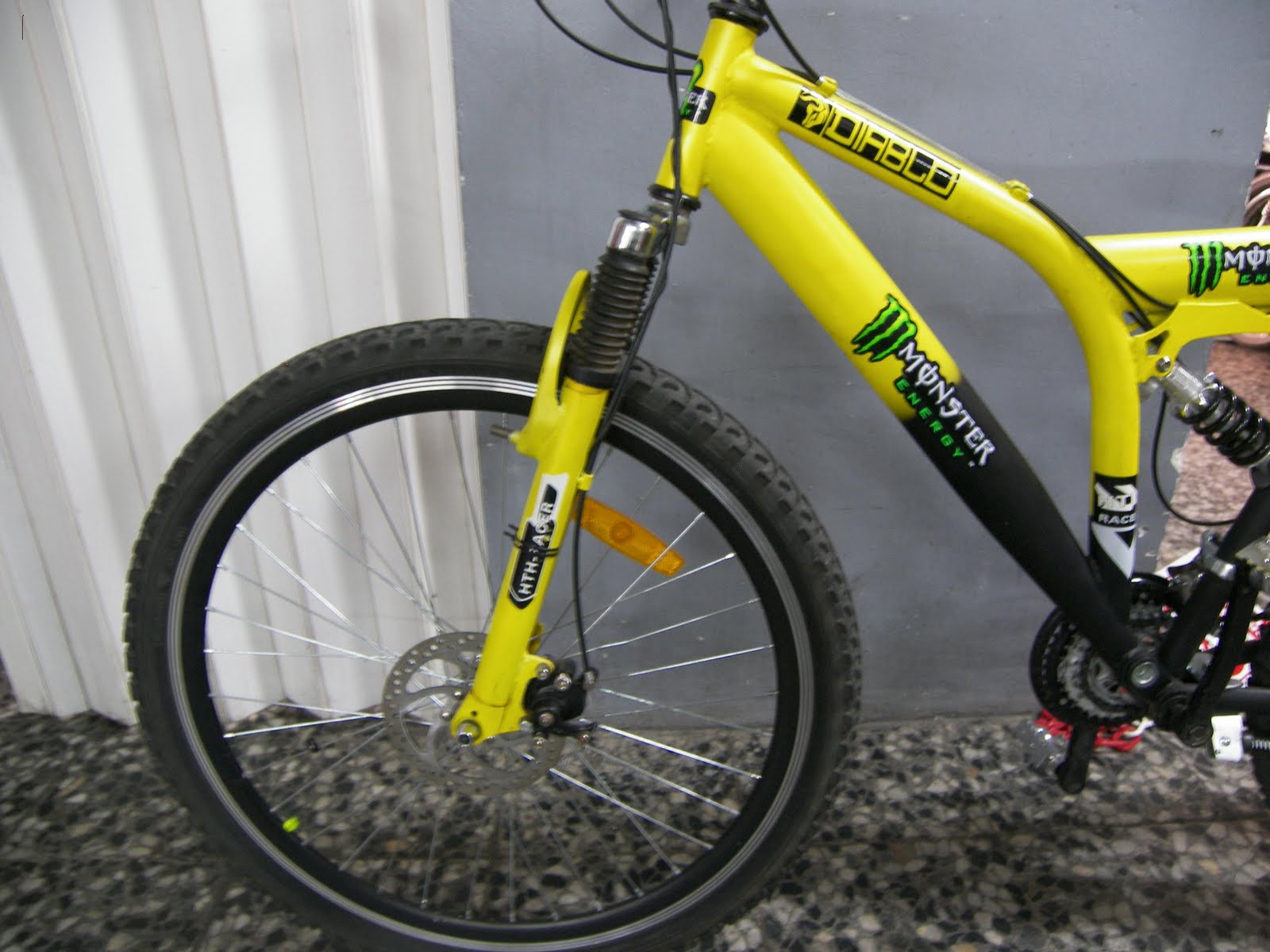 .: BICICLETA MONSTER