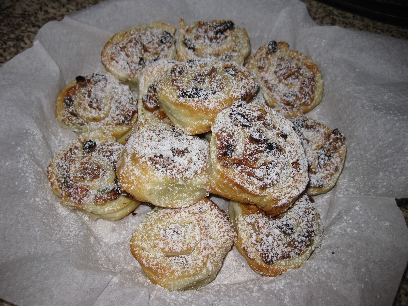 Receitas do Bardãos e da Mininha: CARACÓIS ( Folhados)