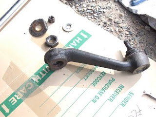 Land Rover 200 Tdi Defender owner: Replacing the Steering Box drop arm ...