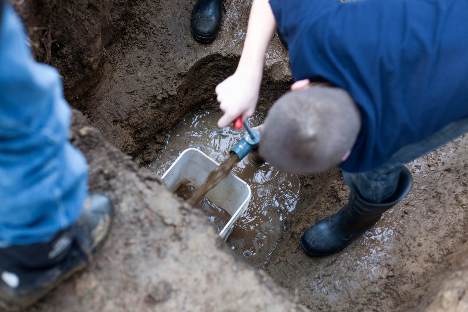 family picts: digging project gets out of hand