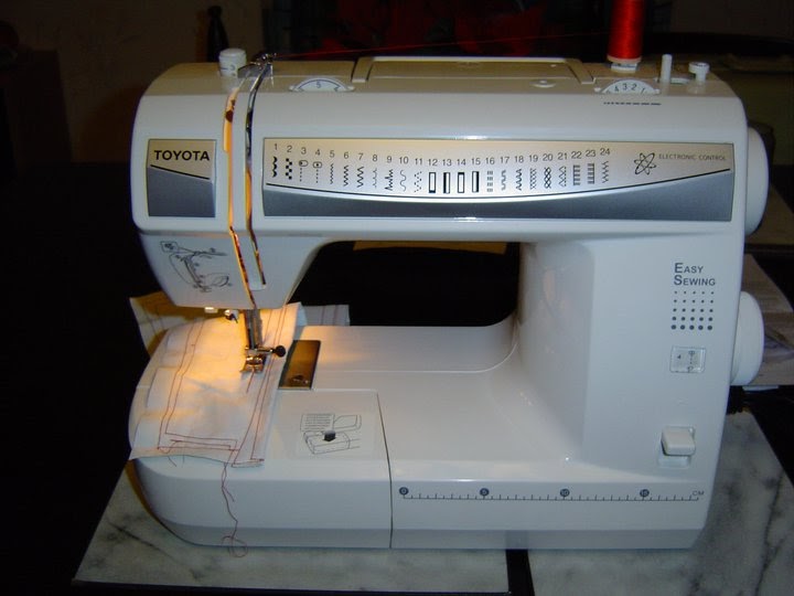 Quilty Creations: Meet my Machines