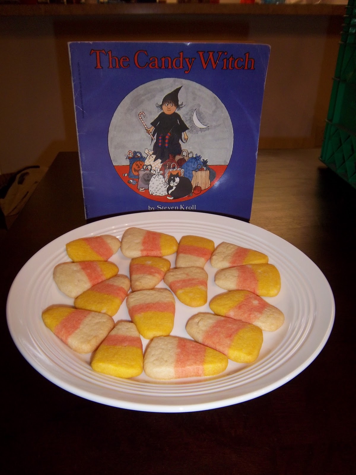 Kat Cooks the Books: Candy Witch Candy Corn Cookies