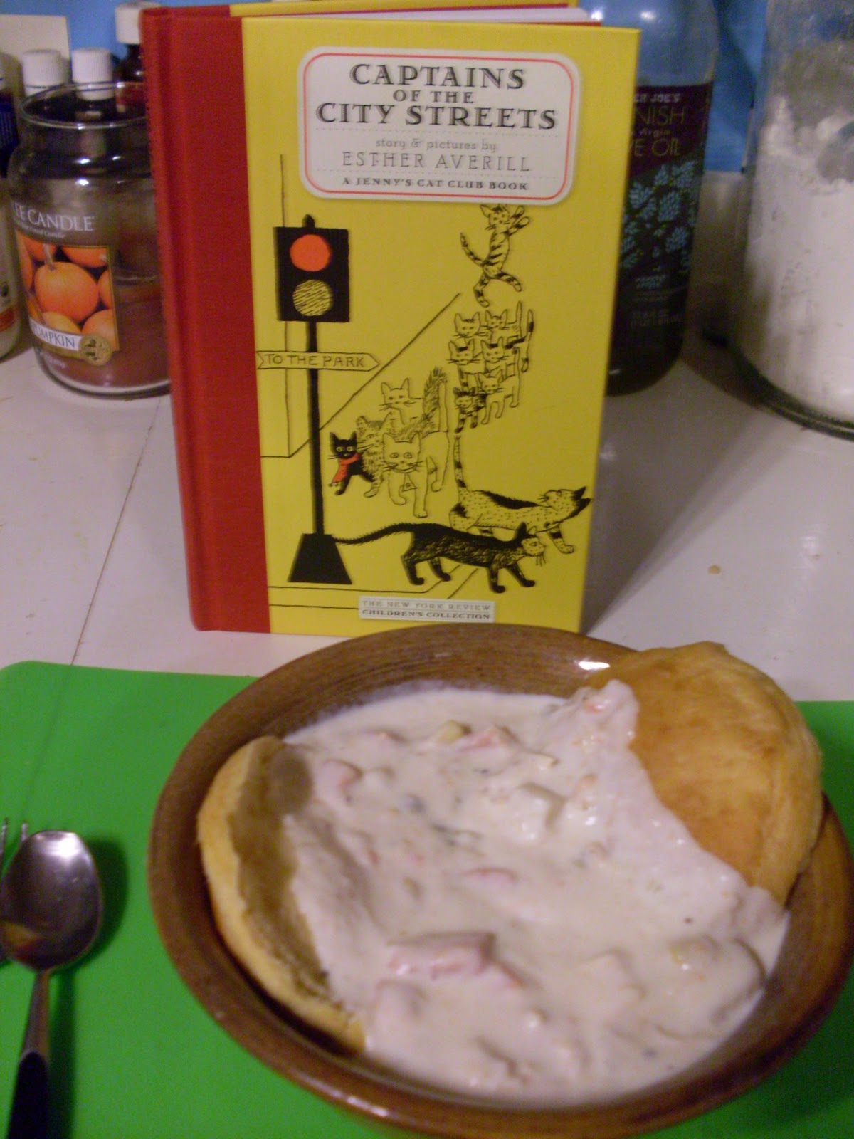 Kat Cooks the Books: Captains of the City Streets: Chicken A La King!