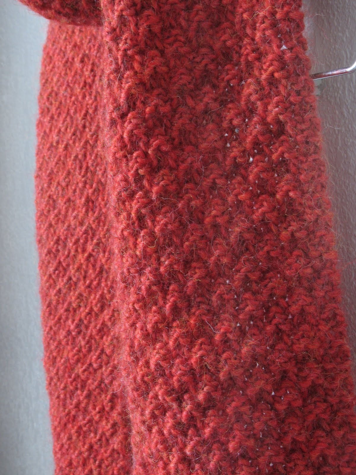 knit, too!: Red Scarf Project + a pattern!