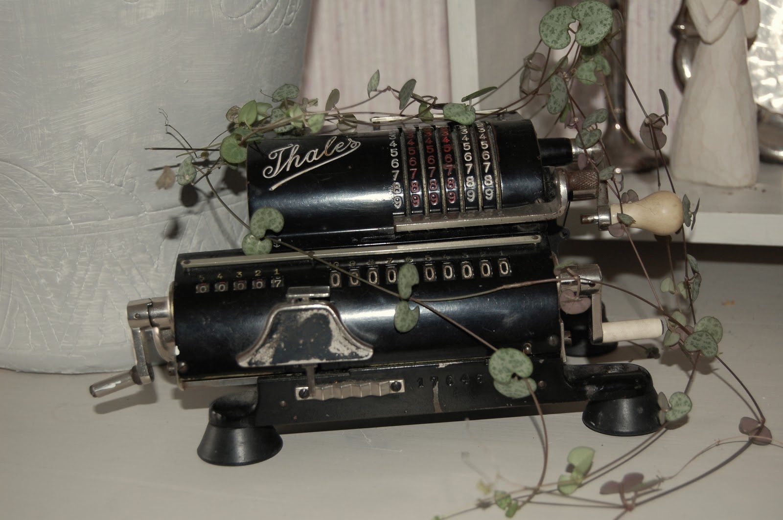 WHITE AS LINEN: expensive junk style