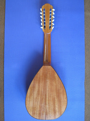 SALDARRIAGALUTHIER: Laud Español