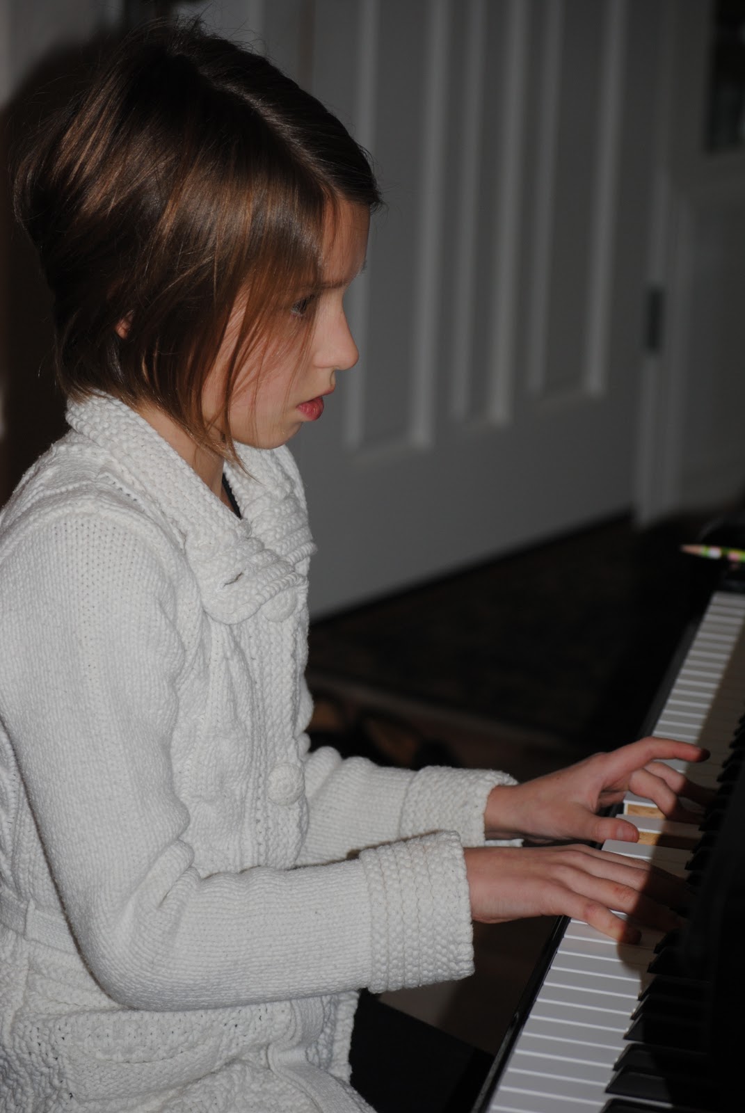 Simply SuLee: Tickling the ivories......