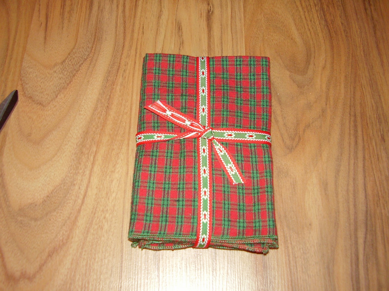 Sewing and Growing: Napkins are a Quick and Easy Gift to Make and Sew ...