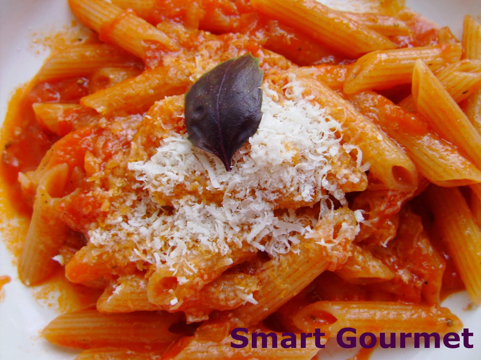 Smart Gourmet: Pasta cu sos de rosii