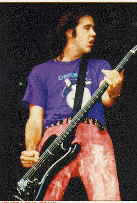 CELEBRITY - WORLD NEWS: Krist Novoselic photo and information