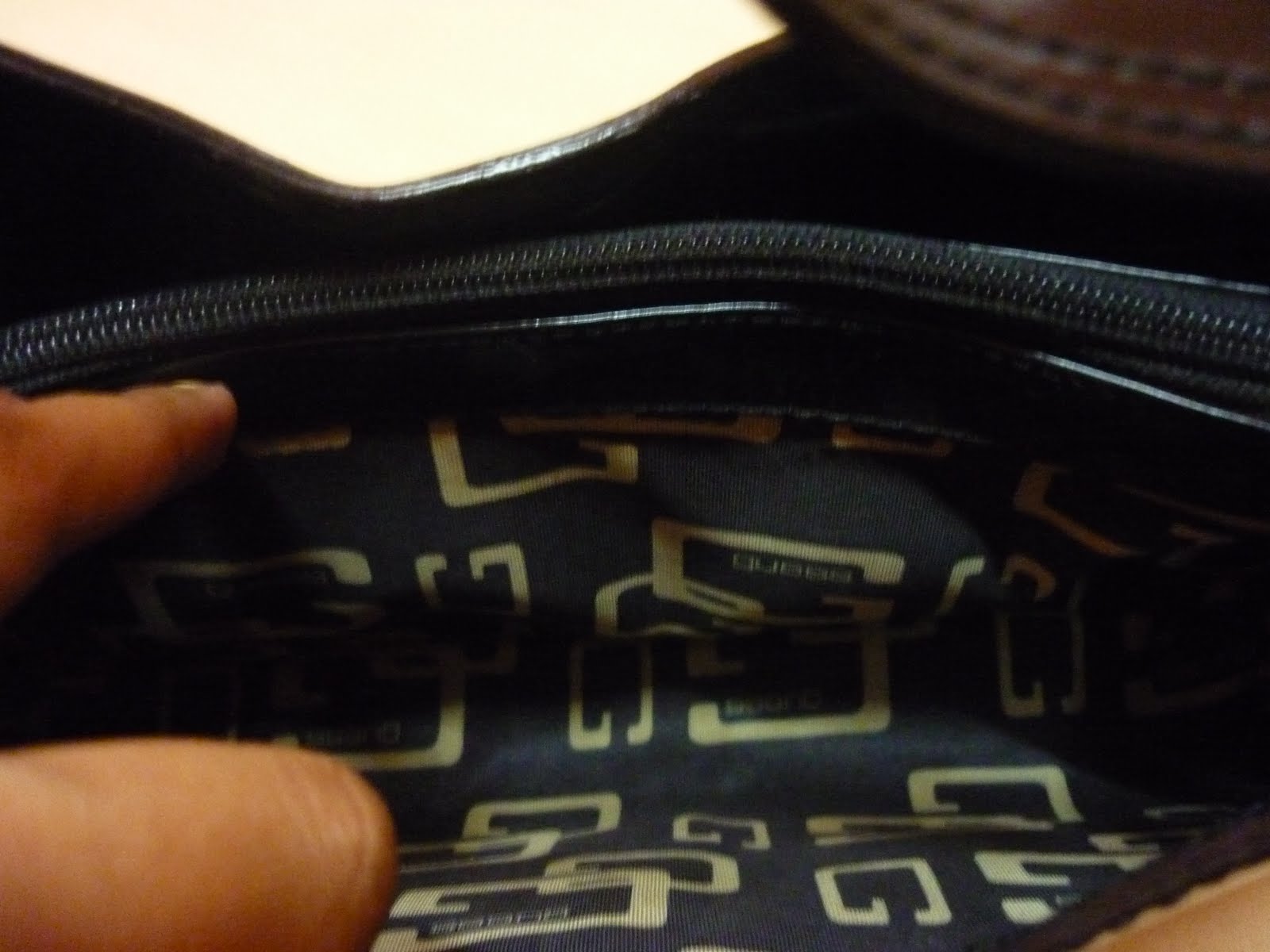 myhazelnewby: Item # 11 Guess Black