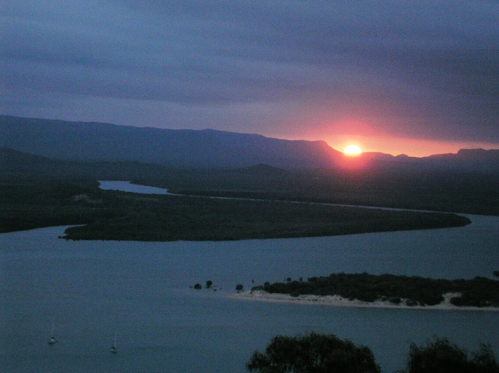 Travellin Oz! but off to NZ and USA SOON!: STILL in Cooktown Friday 3rd ...