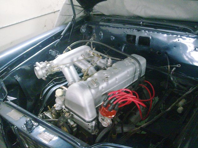 Classic Benz: W111: M114 Engine Trial Fitting