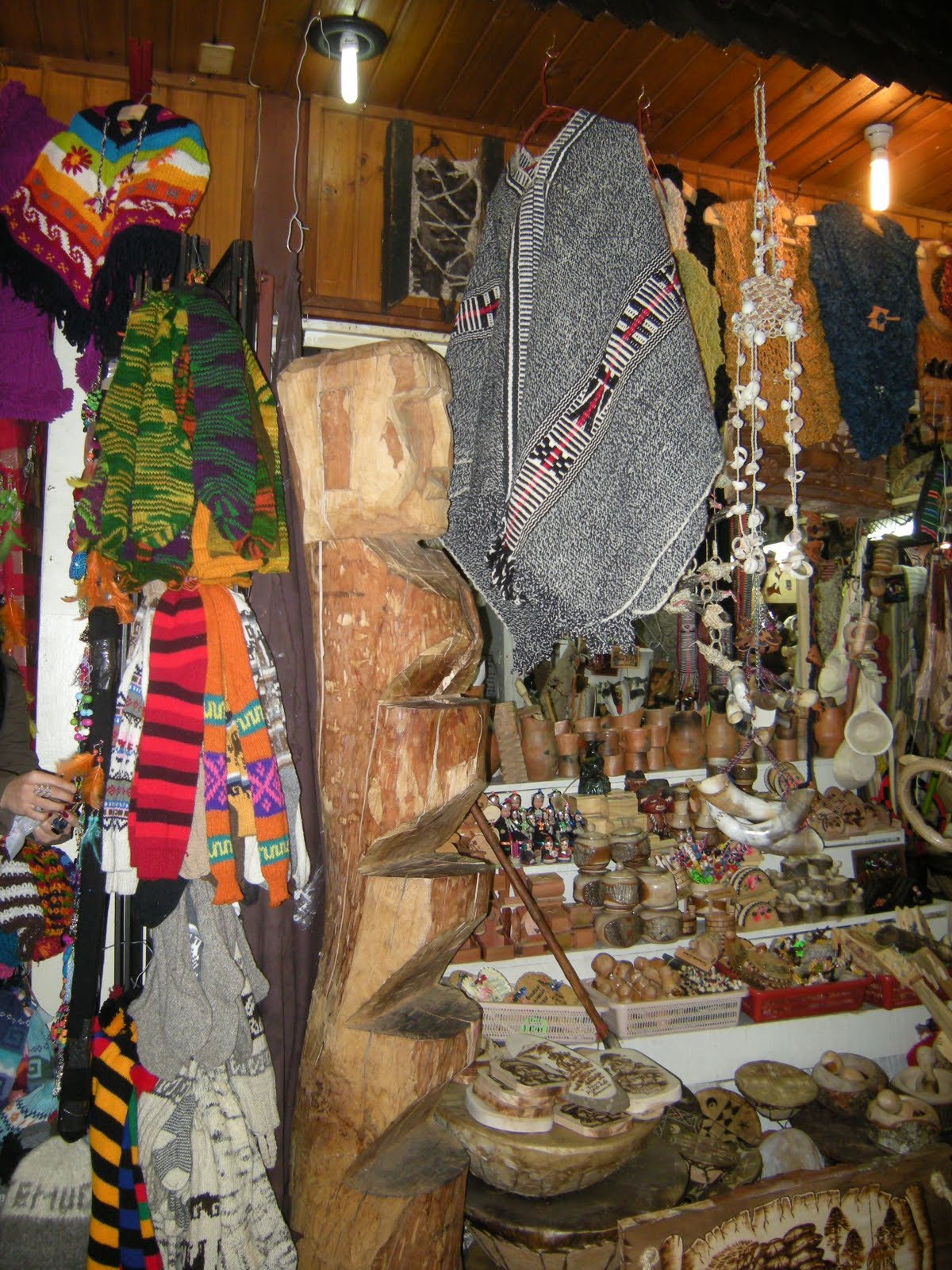 SIMBOLOGÍA RITUAL MAPUCHE: ATUENDOS Y OBJETOS MAPUCHES