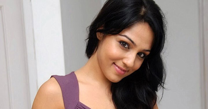 Lekha Washington latest stills at vedam press meet