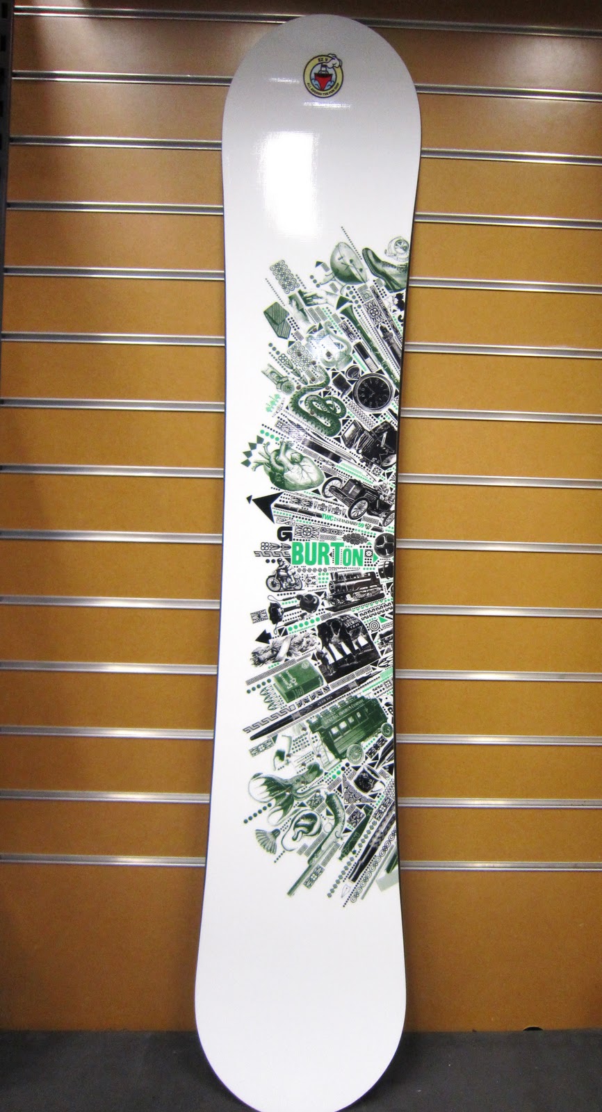snow-outlet: BURTON The White Collection Standard Snowboard 54-58W-59