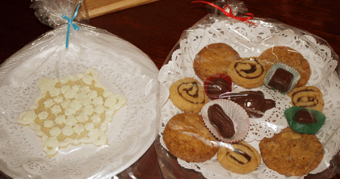 Gal in the Middle: Holiday Baking...Spanish Peanut Crisps