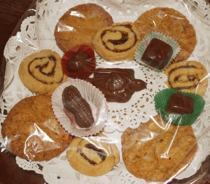 Gal in the Middle: Holiday Baking...Spanish Peanut Crisps