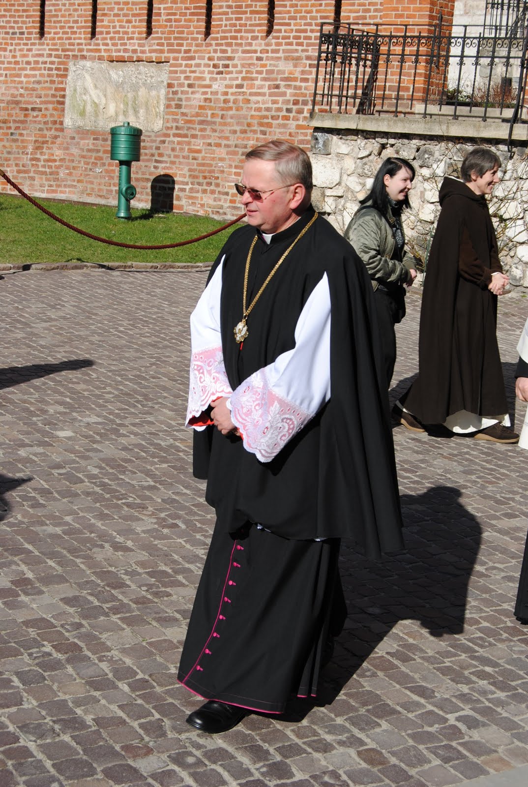 Orbis Catholicus Secundus: Catholic Culture: the Black Mantelletta