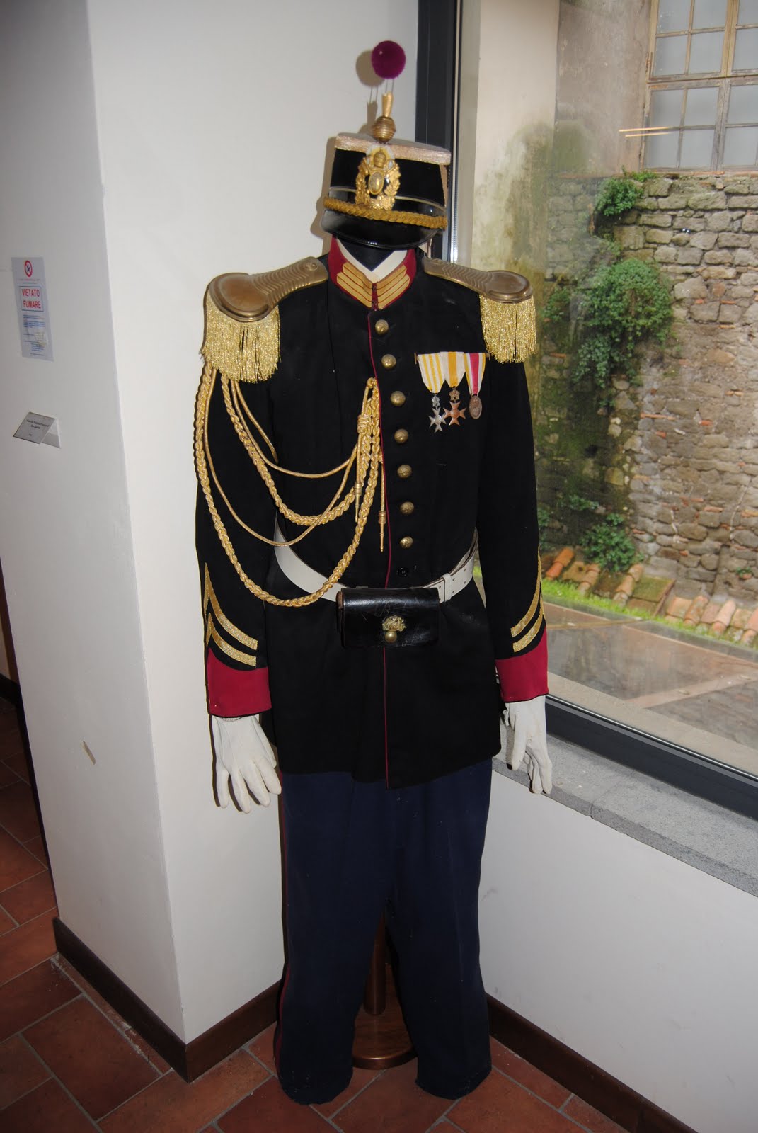 Orbis Catholicus Secundus: Uniform of the Palatine Guard: Bring It Back