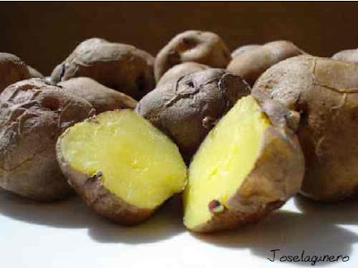 En la cocina se esta mejor: Papas negras arrugadas con mojo palmero