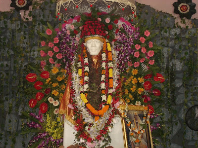 Sai Wallpaper: Sai Baba Temple Snaps