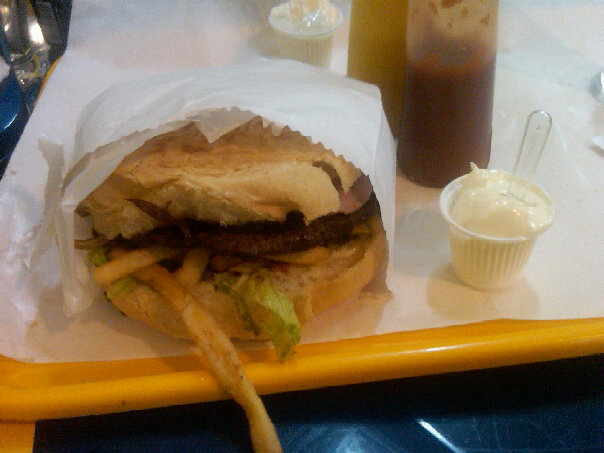 MUNDO DO XIS - Sempre "de bacon" a vida!: Bruxa's Burger - Porto Alegre ...