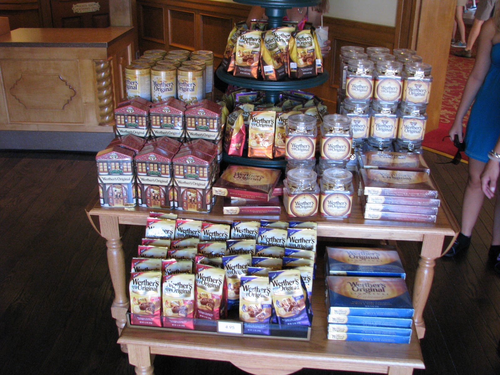 Disney World Welcomes Karamell-Küche Shop To Epcot Germany | Disney ...