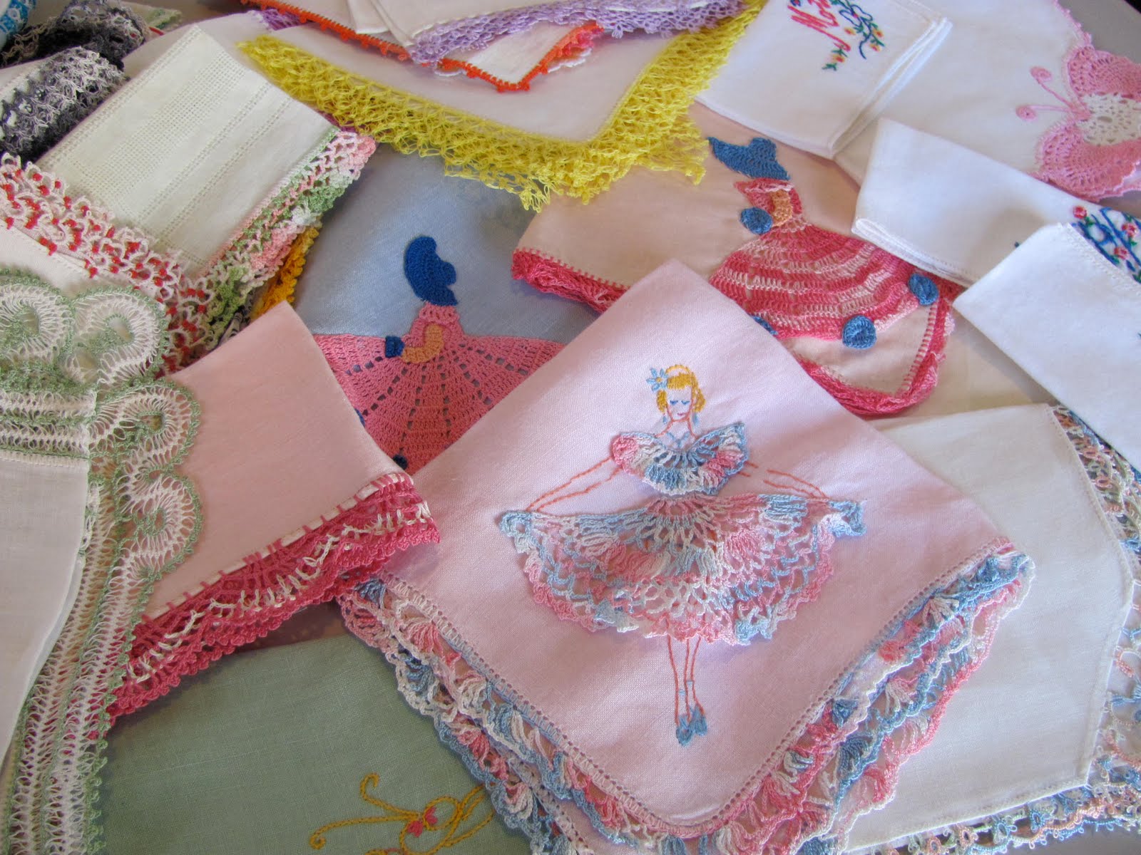 The Queen Of Re: Vintage Handkerchiefs