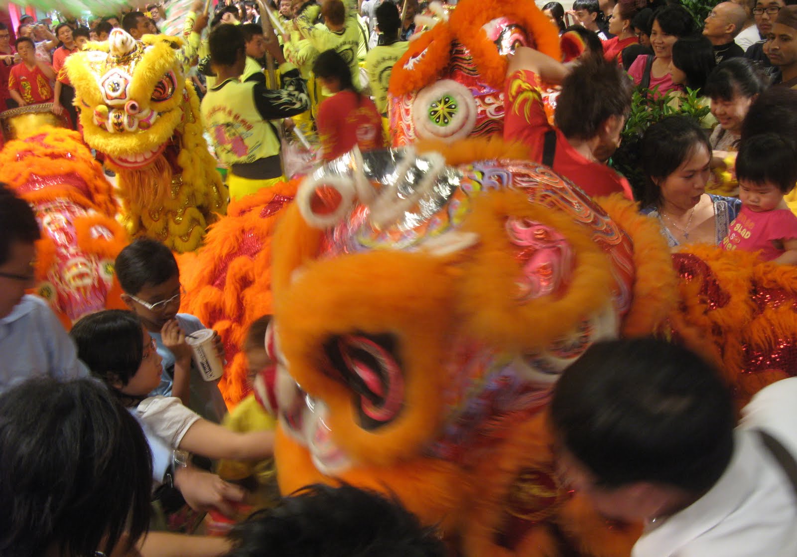 * Herman and Alan's Travelogue: More Lion Dancing