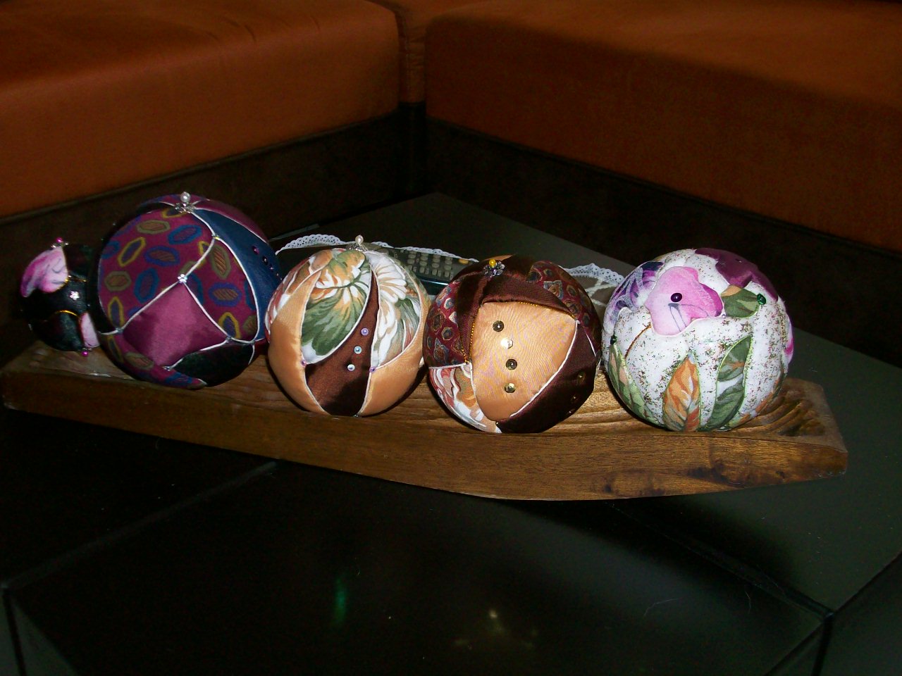 Las Creaciones y Manualidades de Mariace: DECORACIÓN DE BOLAS EN ICOPOR