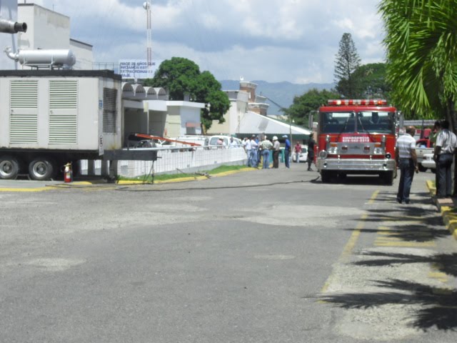 NOTICIAS A TIEMPO.NET: Incendio afectó area de mantenimiento de Claro ...