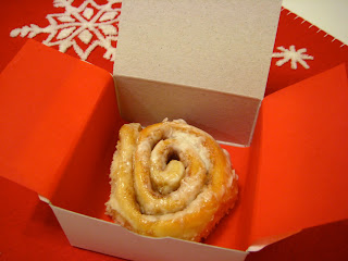 Designer Bakery: Cinnamon Roll Packaging