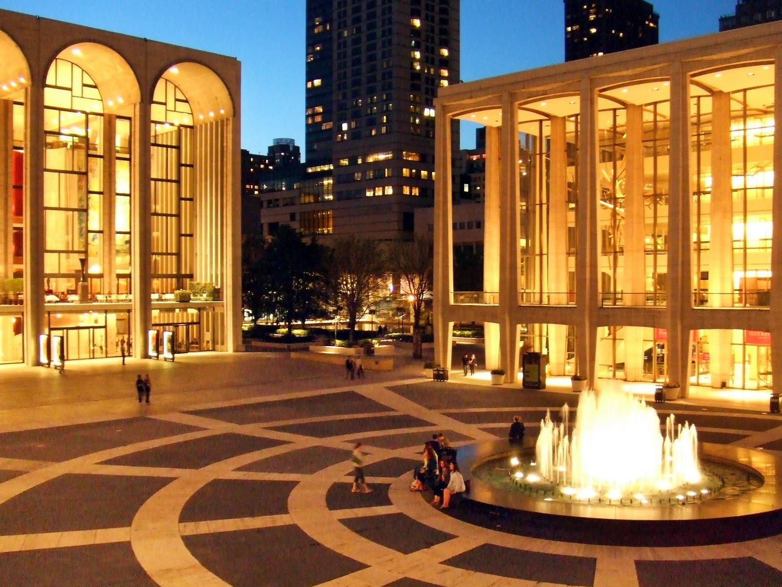 New York - History - Geschichte: A new Metropolitan Opera