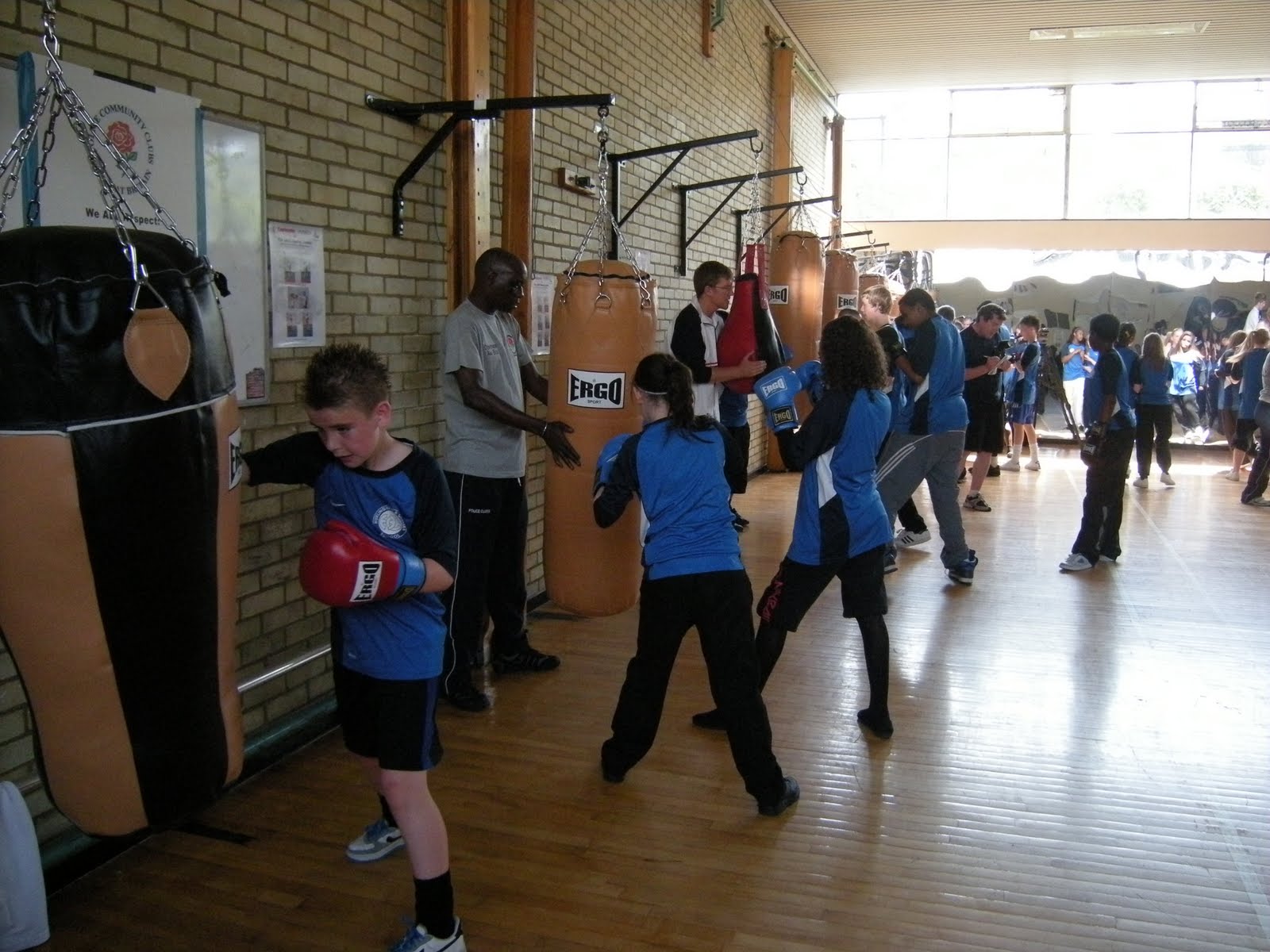 Shepherd's Bush: Bush police teach kids to box