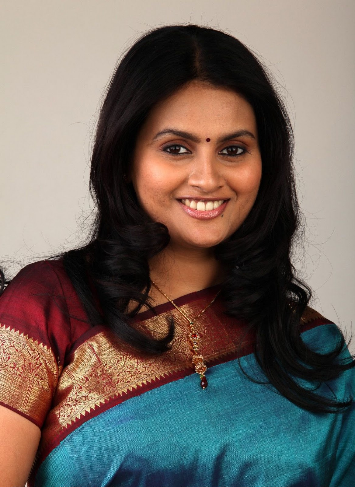 RKEE 4 MEDIA: Kalyani in Saree Photos Actress Image Gallery