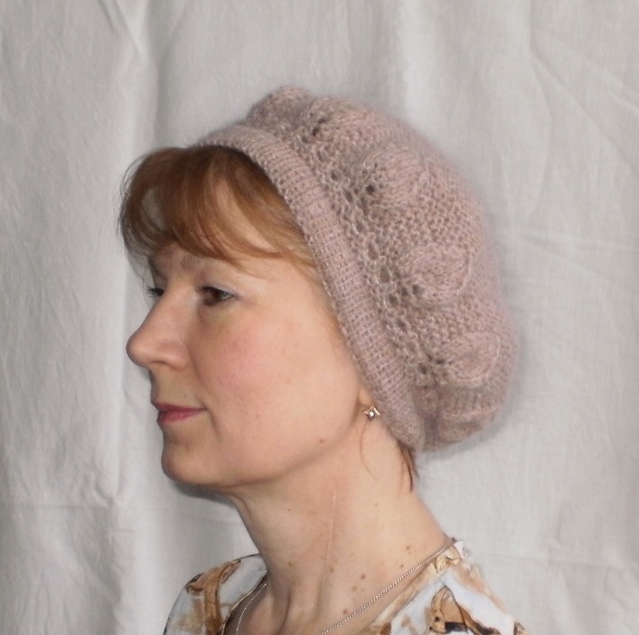 Stitching my comeback: Knitted Basque hat with leaf pattern by DROPS 123-35