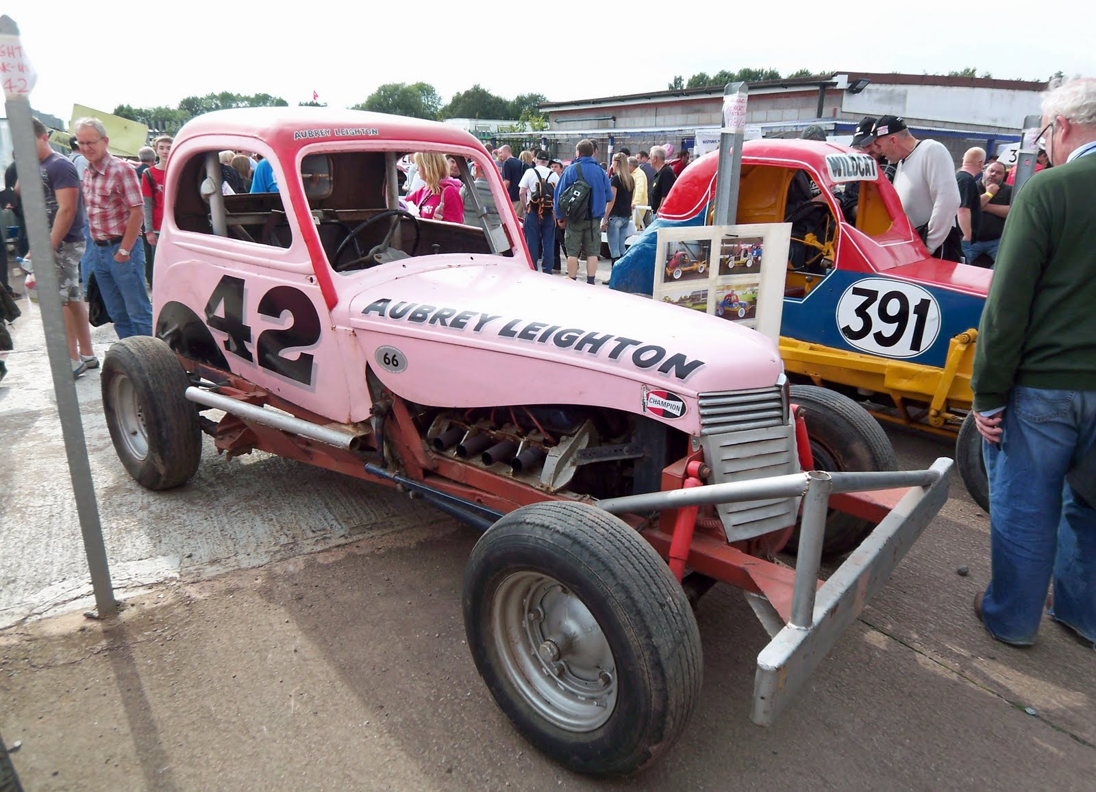 Hot Rods - Can anyone identify the make / model of this stock car ...