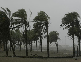 Cyclone Gonu hits Oman
