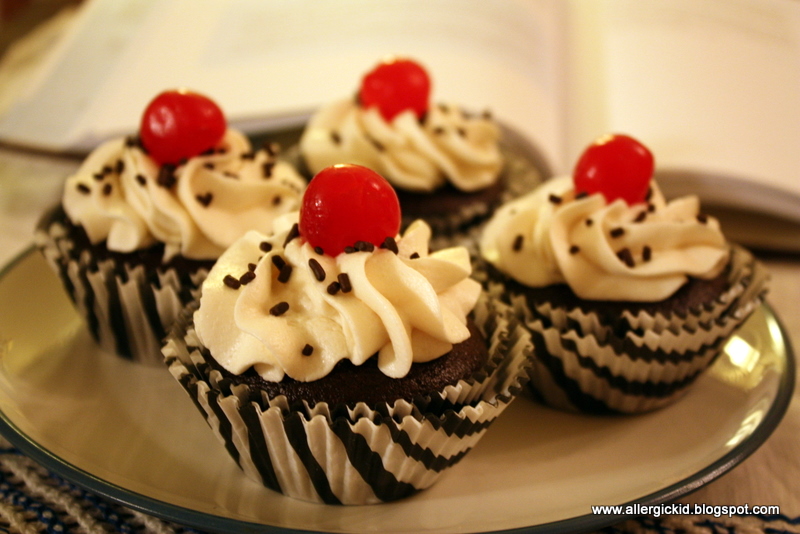 The Allergic Kid: Divvies Bakery Cookbook Giveaway (and their Famous ...