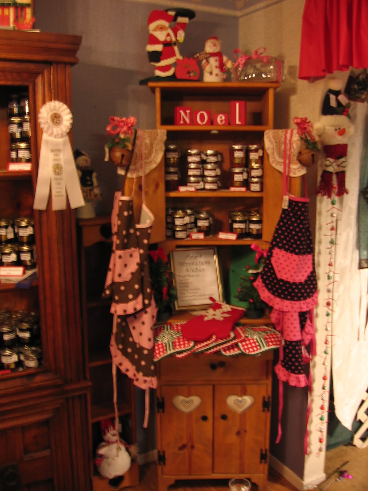 Santa's Gift Shoppe Year~Round: Christmas Boutique Tour(Day #1)Mrs ...