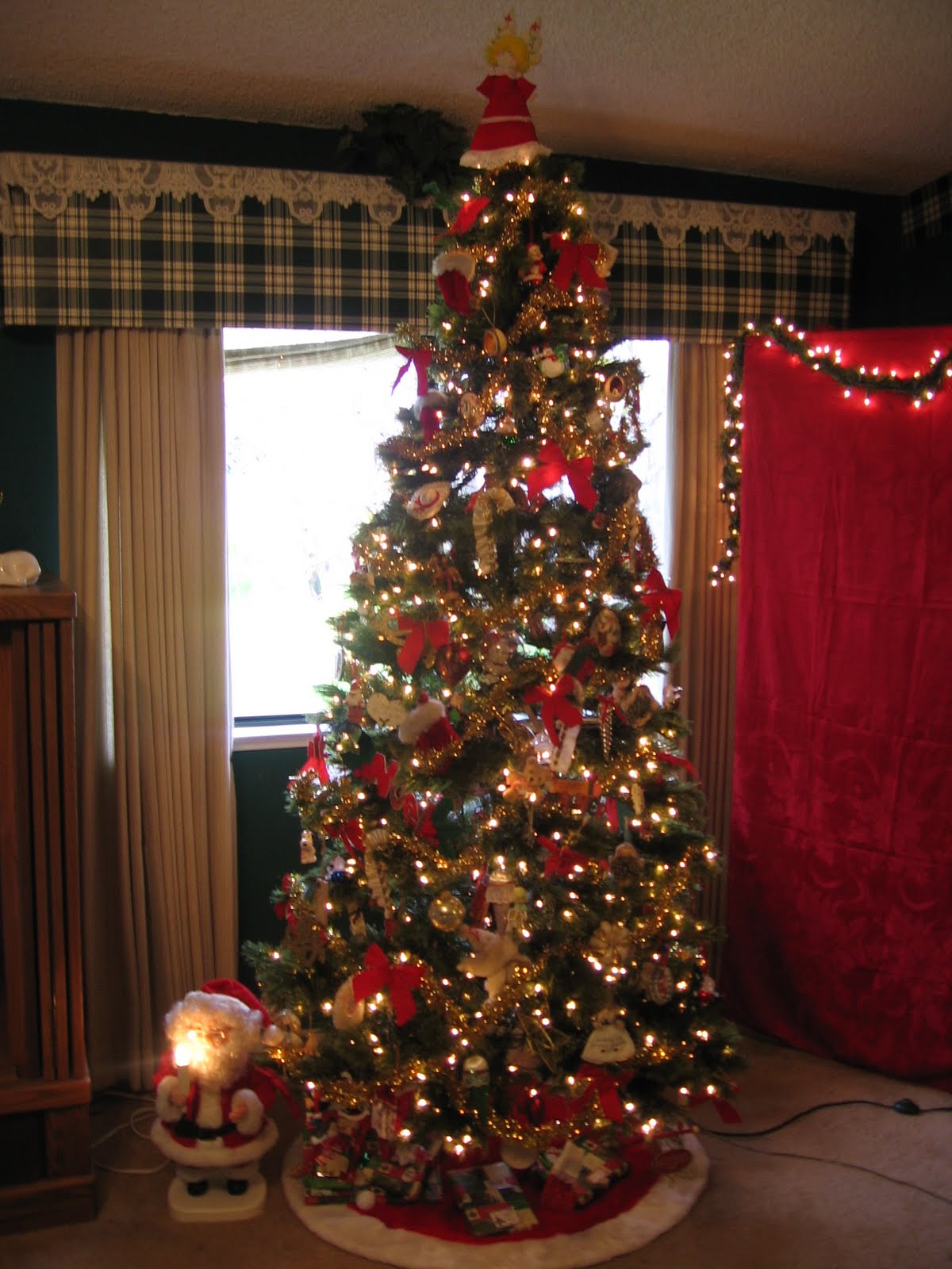 Santa's Gift Shoppe Year~Round: Christmas Trees & Blog Hop