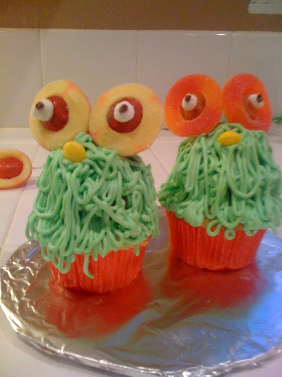My Cupcakery: Halloween String Monster