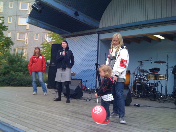 RödGrönaTorg:2010: 11/9: Selma Lagerlöfs Torg