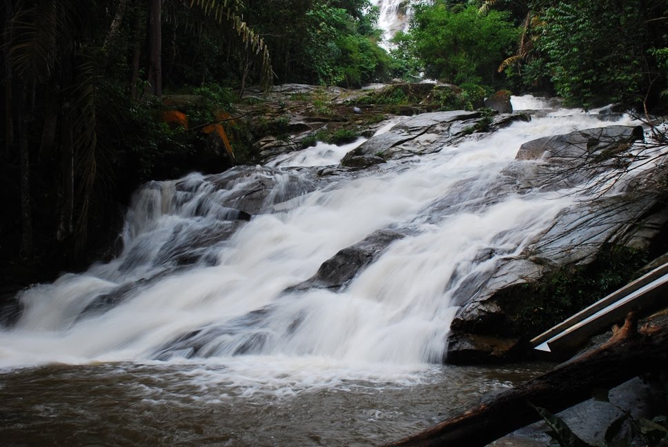LIFE IN DIGITAL COLOUR: Lata Kinjang Waterfall Perak Malaysia