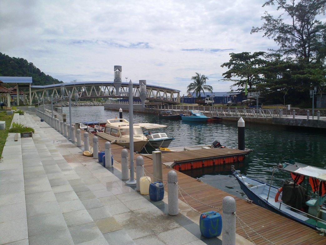 LIFE IN DIGITAL COLOUR: Tekek Village - Tioman Island