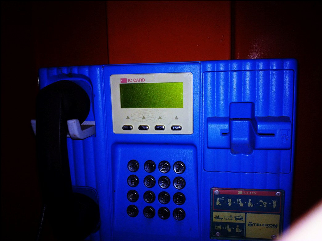 LIFE IN DIGITAL COLOUR: How To Make A Phone Call From A Public Phone Booth