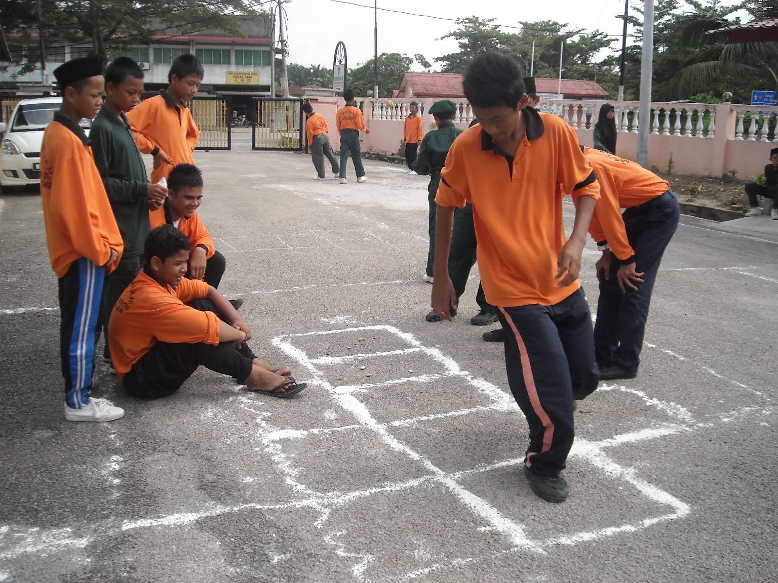 SM AGAMA CHUAH: Aktiviti Permainan Tradisional